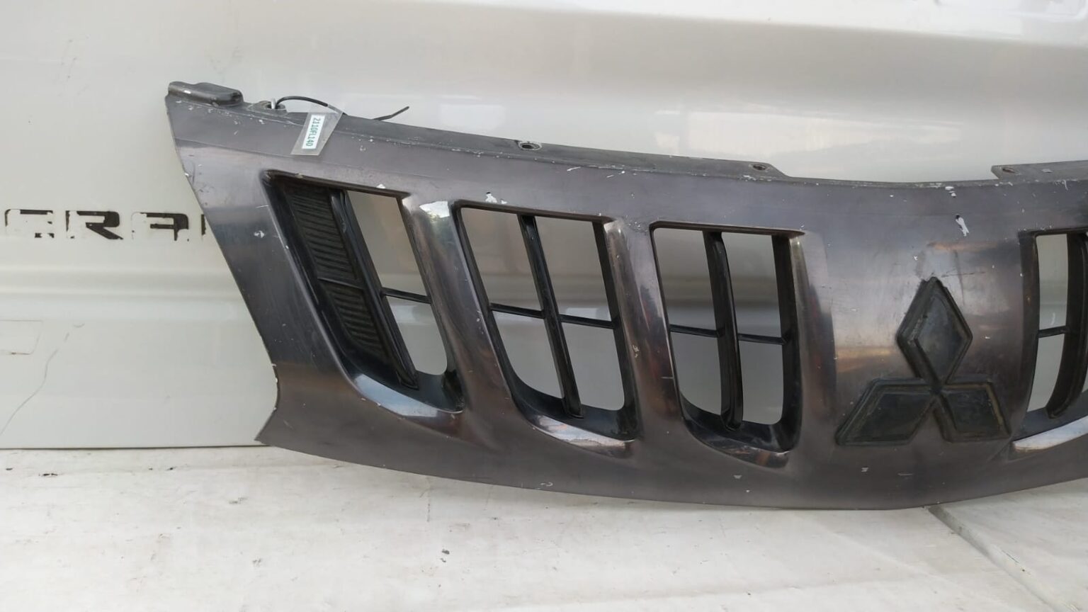 MASCARA MITSUBISHI L200 (15-19) | Original