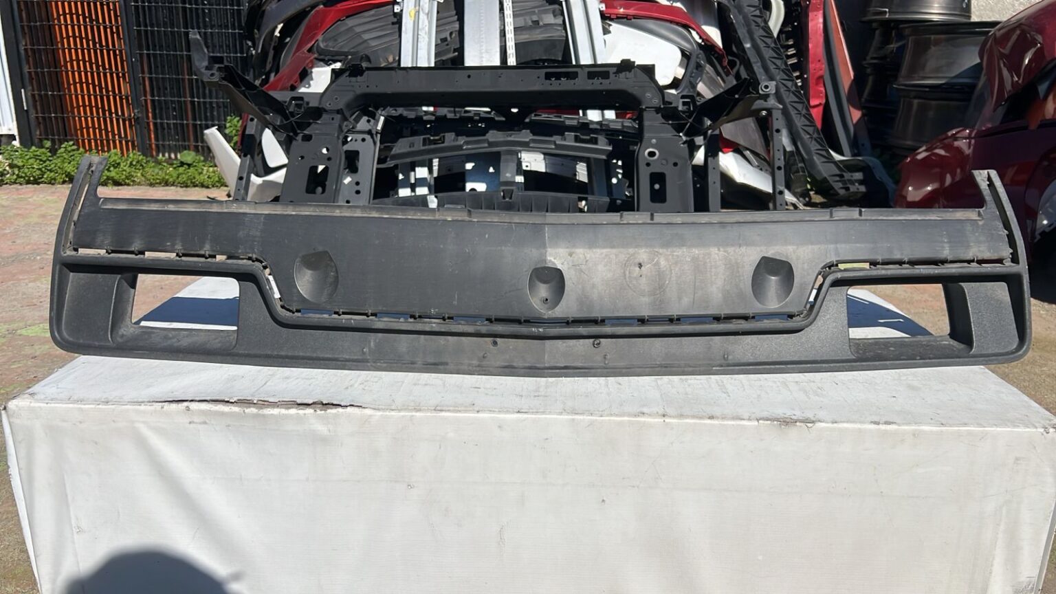 MOLDURA SPOILER PARACHOQUE DELANTERO CHEVROLET SILVERADO (14-15) | Original