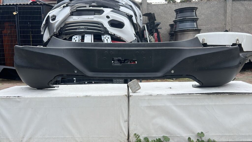 Parachoque Trasero Chevrolet Tracker (21-24) | Original