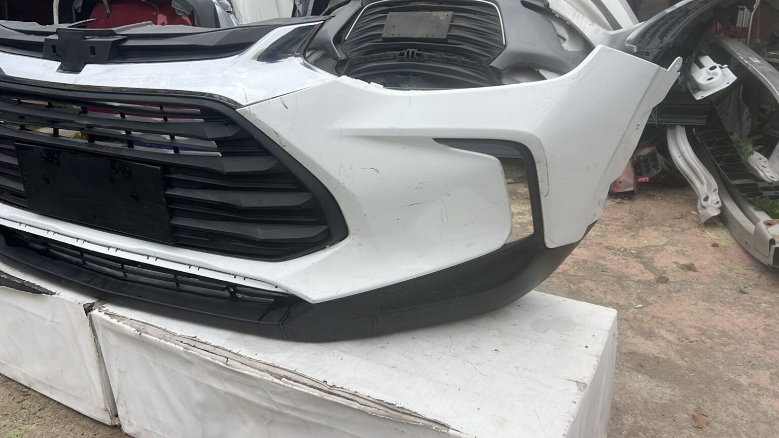 Parachoque Delantero Chevrolet Tracker (21-25) | Original