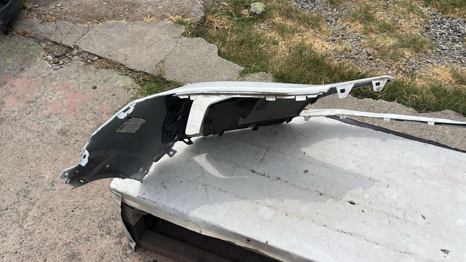 Parachoque Delantero Chevrolet Tracker (21-25) | Original