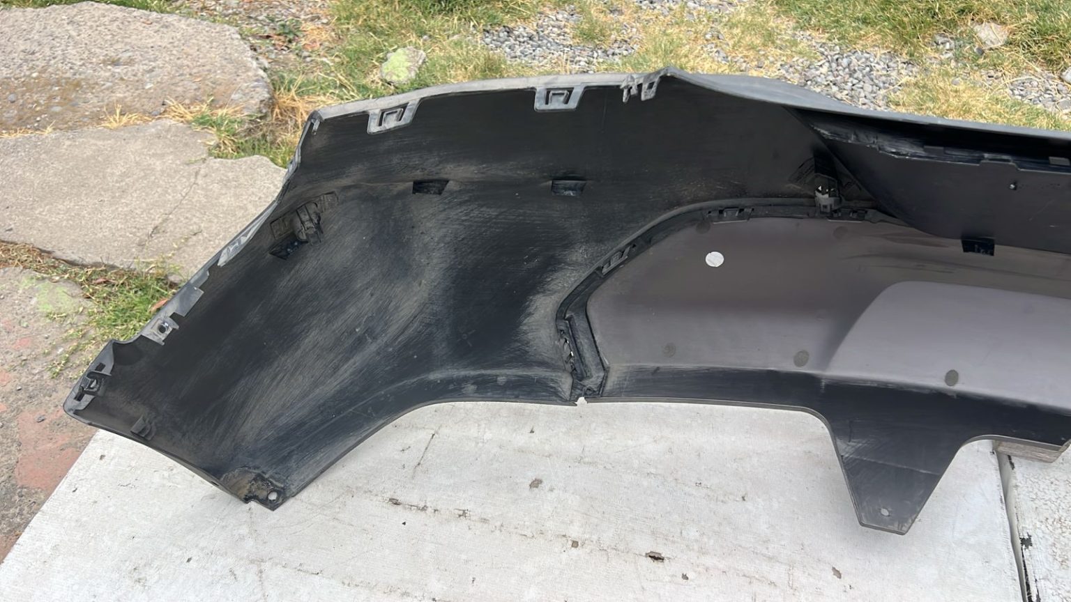 Parachoque Trasero Chevrolet Tracker (21-24) | Original