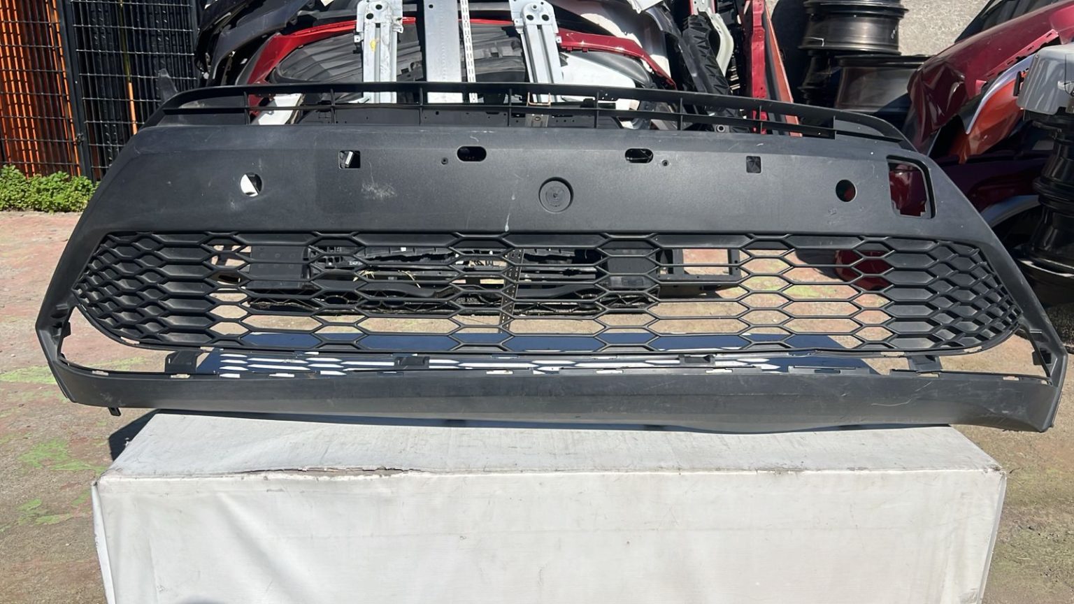 REJILLA PARACHOQUE DELANTERO TOYOTA C-HR (20-22) | Original