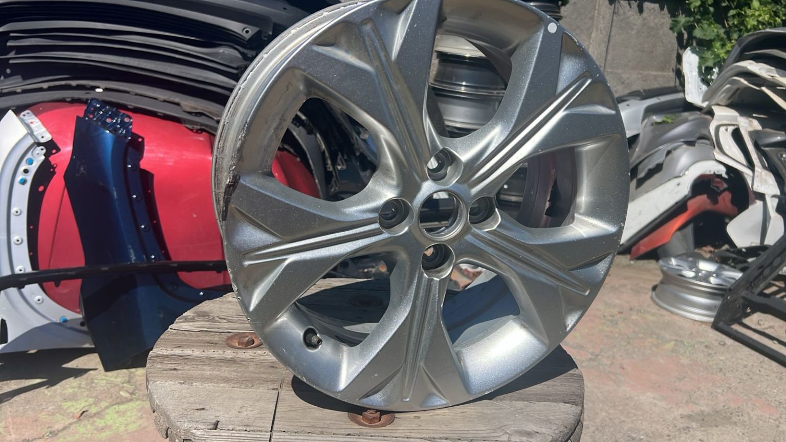 Llanta Chevrolet Onix Sedan (20-24) | Original