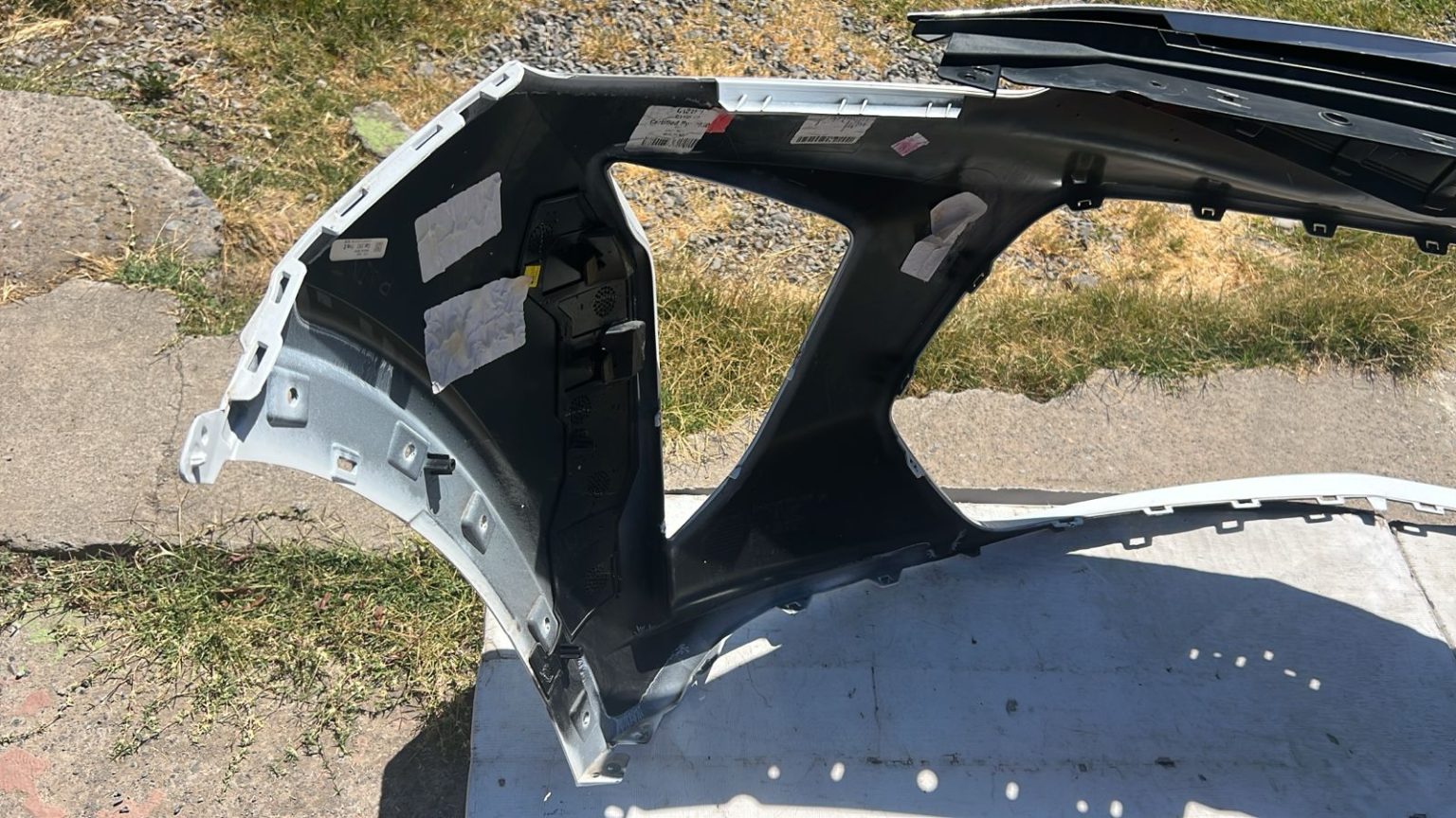 PARACHOQUE DELANTERO CHEVROLET BOLT (24-26) – Repuestos Originales