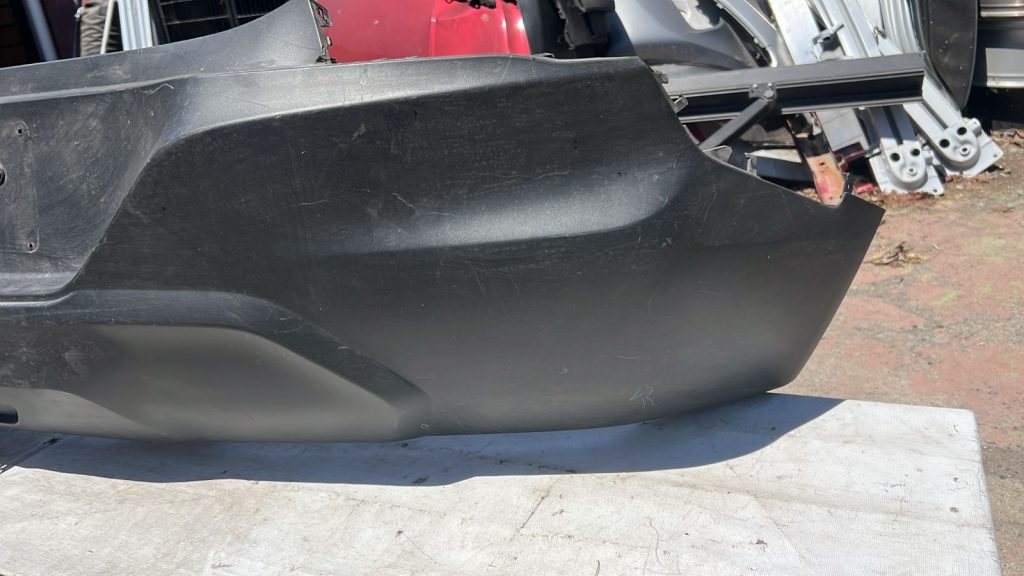 Parachoque Trasero Chevrolet Tracker (21-24) | Original